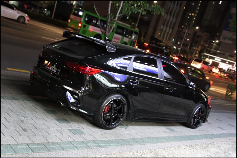 [K3 GT] 휠튜닝 핫스터프 CR5 크로스스피드 글로스블랙 18인치 아이박 다운스프링